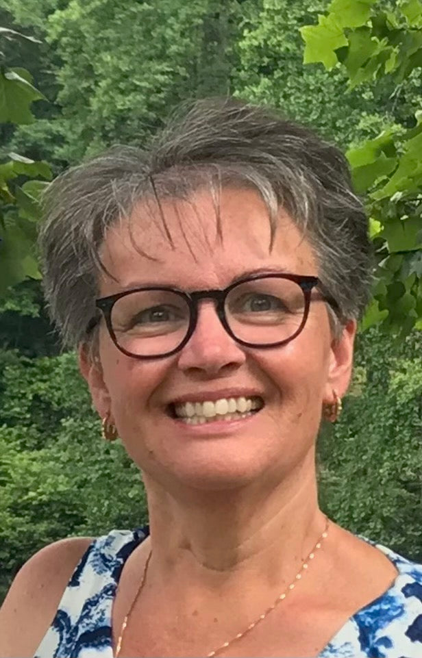 Artist: Joyce Henneberry – Lucy Clark Gallery and Studio